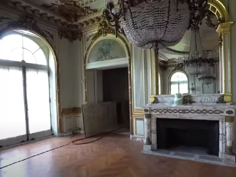 Exploring the Mysterious Mansion of Al Capone: Inside the World of the ...