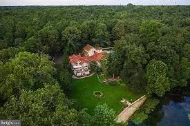 Exploring the Mysterious Mansion of Al Capone: Inside the World of the ...